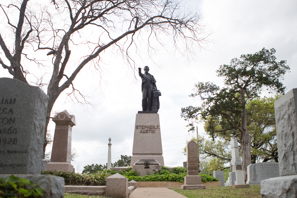 For Famous and Fortunate Texans, Life's Road Ends at State Cemetery ...